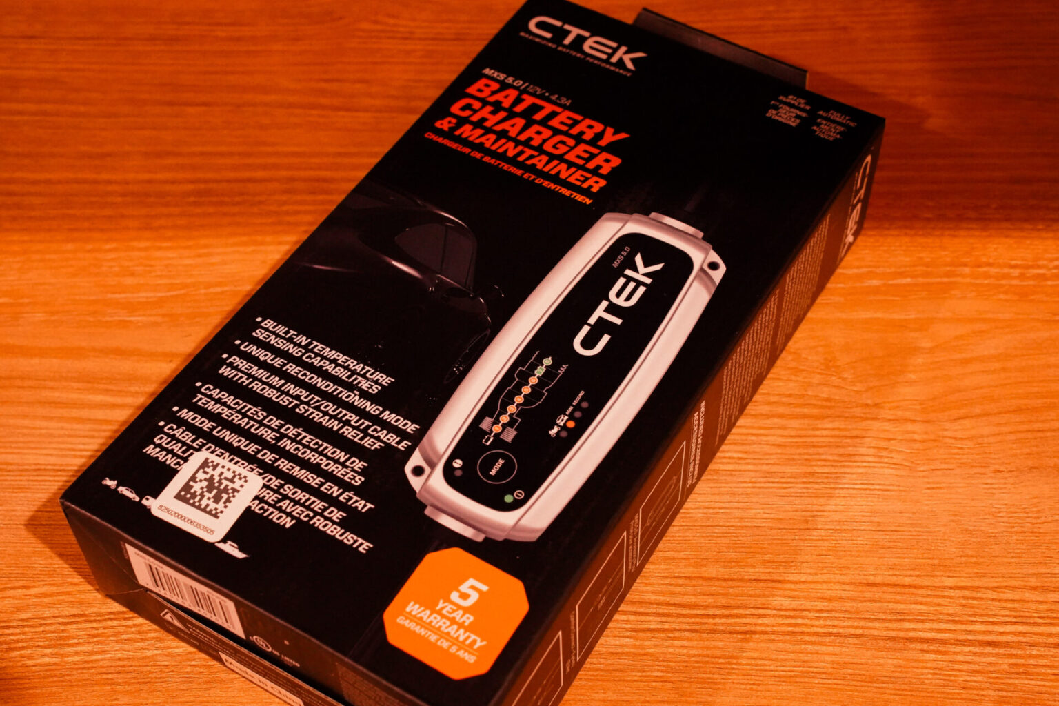 【人生で初めてのバッテリー充電】CTEK充電器を購入！設定不要で簡単に充電できる | BMWのM2が我が家にやってきた